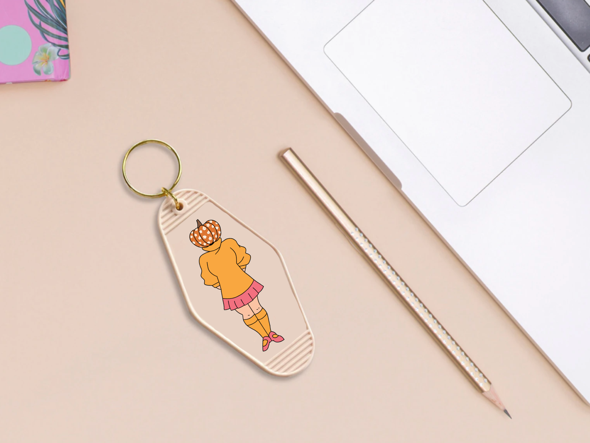 Pumpkin head Velma - Motel keychain – Earthline Customs